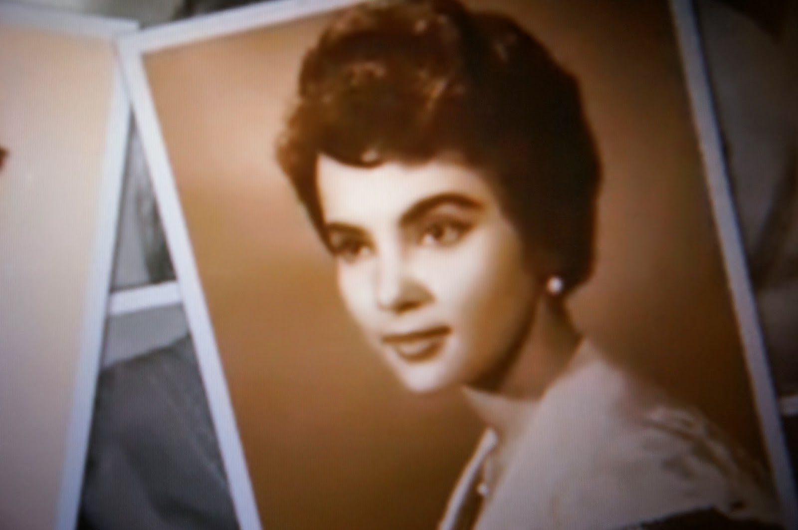 Miss AMALIA FUENTES: The Certified REAL- "CROWNED" "QUEEN OF PHILIPPINE ...