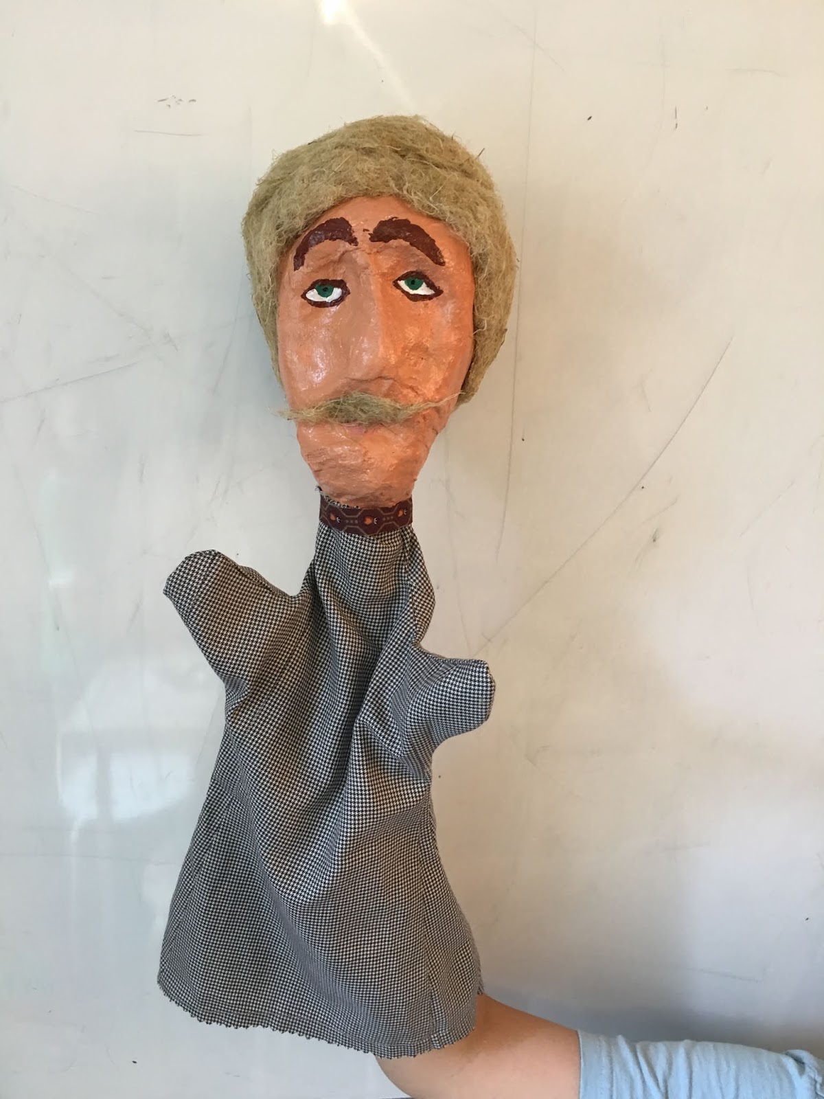 Art Room Britt: Plaster Head Hand Puppets