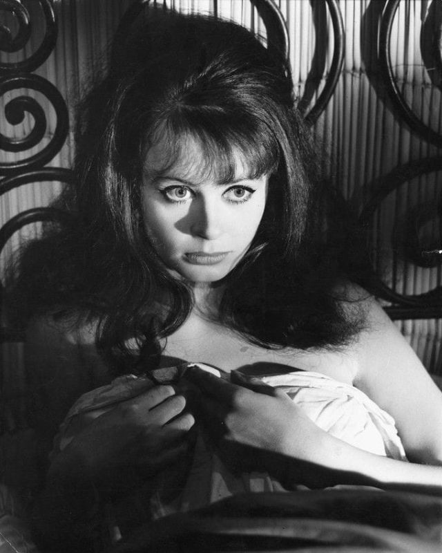 Beautiful Photos of English Actress Sarah Miles in the 1960s and ’70s ...