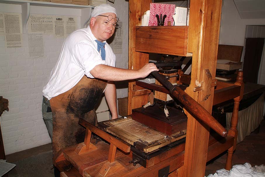 Visit Colonial Williamsburg