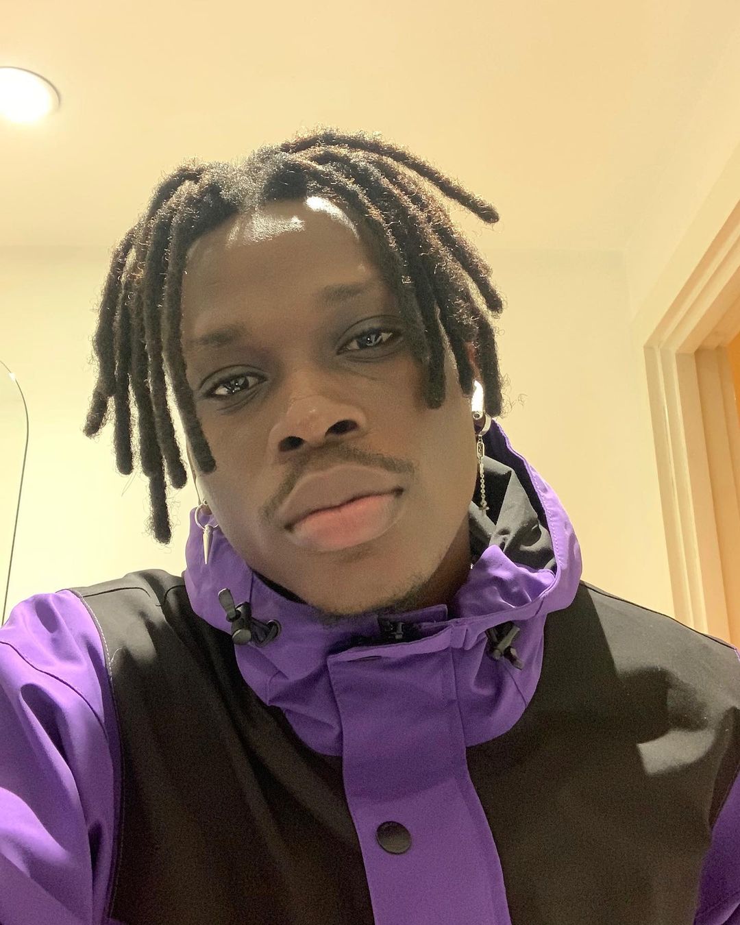 Hairstyle, Hair Cut : Fireboy DML rocks braids, dreads, stylish ...