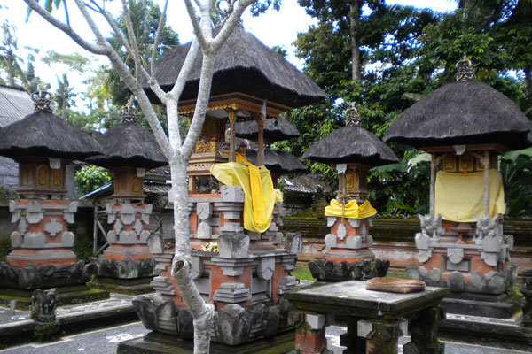 Sekilas Tentang Sejarah Dan Tatwa Sanggah/Merajan, Tempat Suci Yang Ada ... Sekilas Tentang Sejarah Dan Tatwa Sanggah/Merajan, Tempat Suci Yang Ada ...