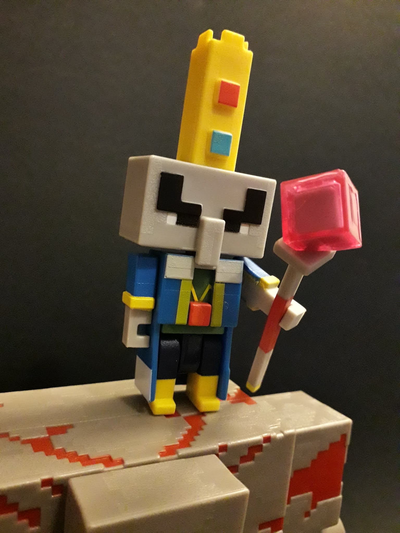 My Best Toys: Minecraft Dungeons - Arch Illager com Red Stone Golem...