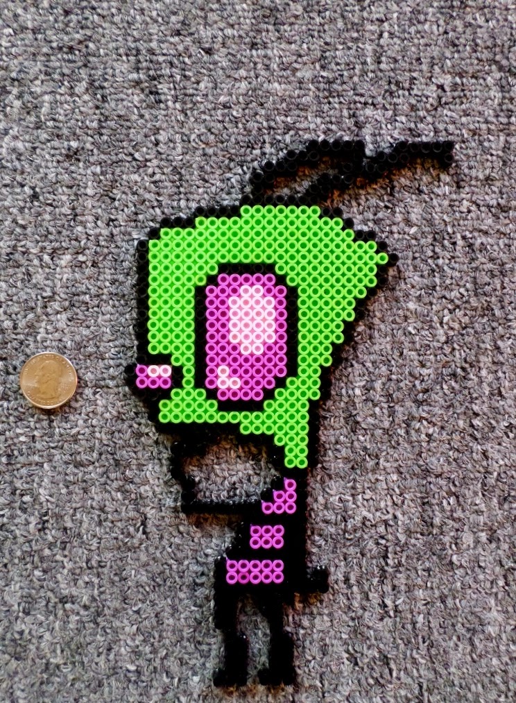 Long Black Fingers : Invader Zim And GIR Perler Beads