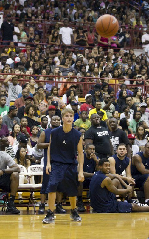 Justin Bieber...: Justin Bieber nos muestra una vez más su solidaridad ...