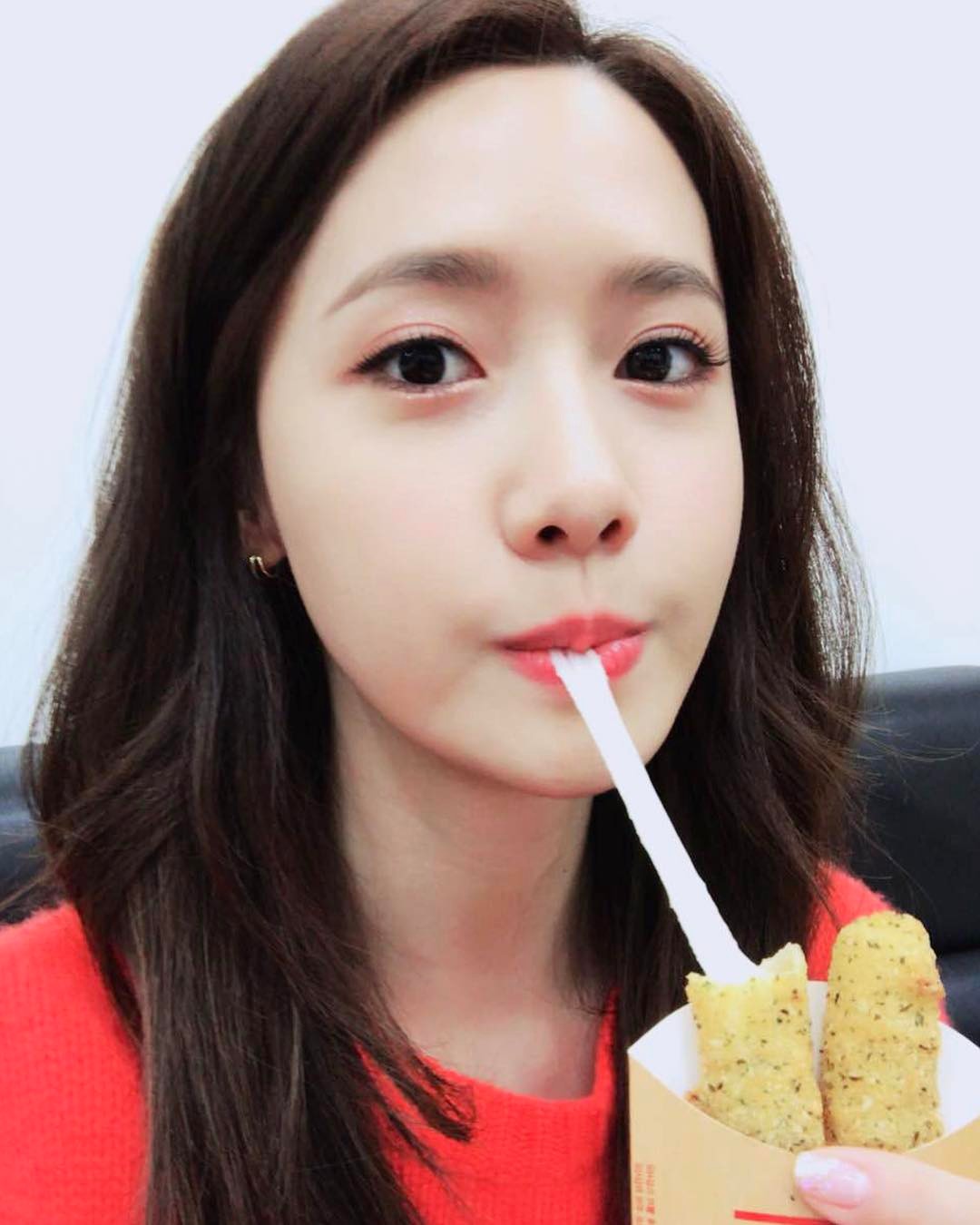 See The Sweet Selfies From Snsds Yoona Wonderful Generation