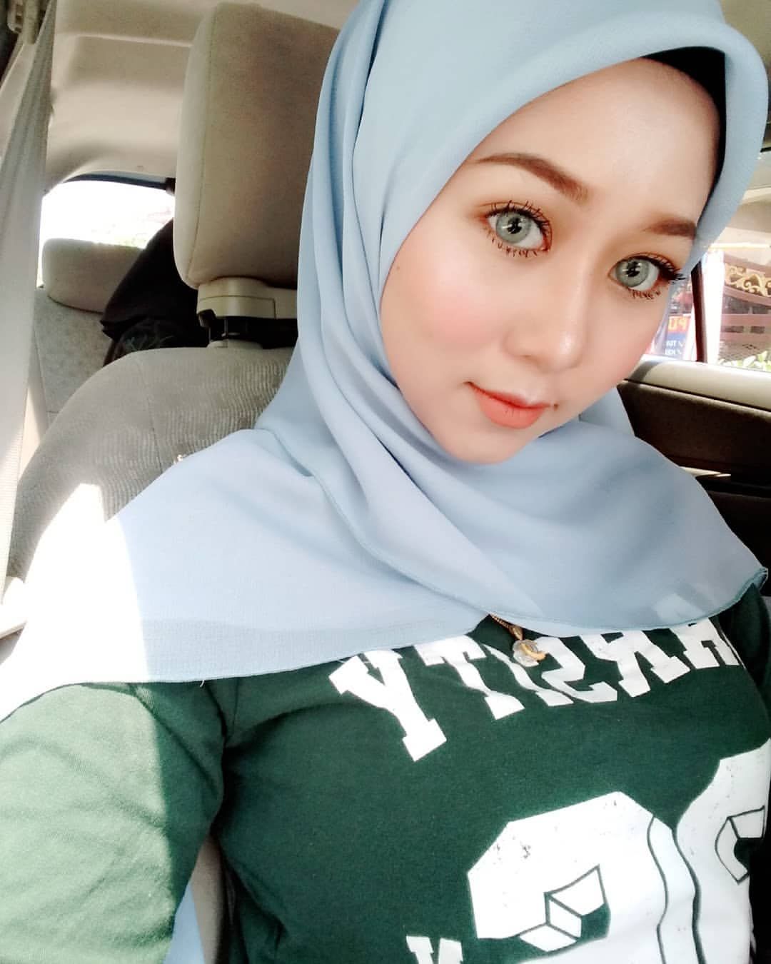 Video Cewek Abg SMA cantik semprot dimukanya