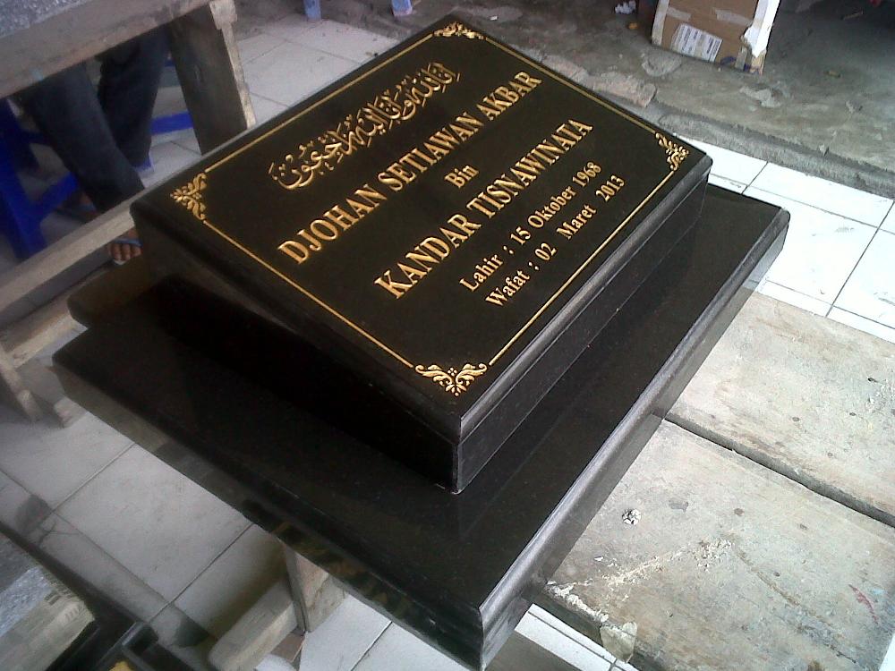 40 Model Batu Nisan Makam Kuburan Islam dan Kristen Terbaru - Model ...