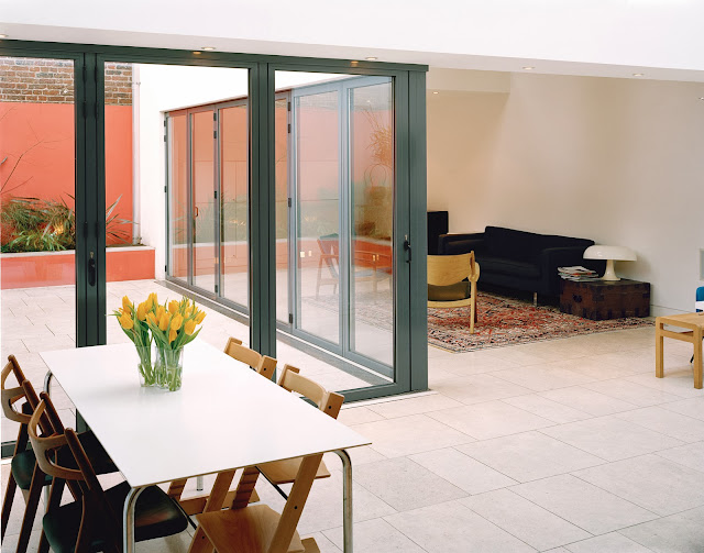 我們看到了。我們是生活@家。: 倫敦Notting Hill 一間8英尺寬4層樓的家！建築師Luke Tozer