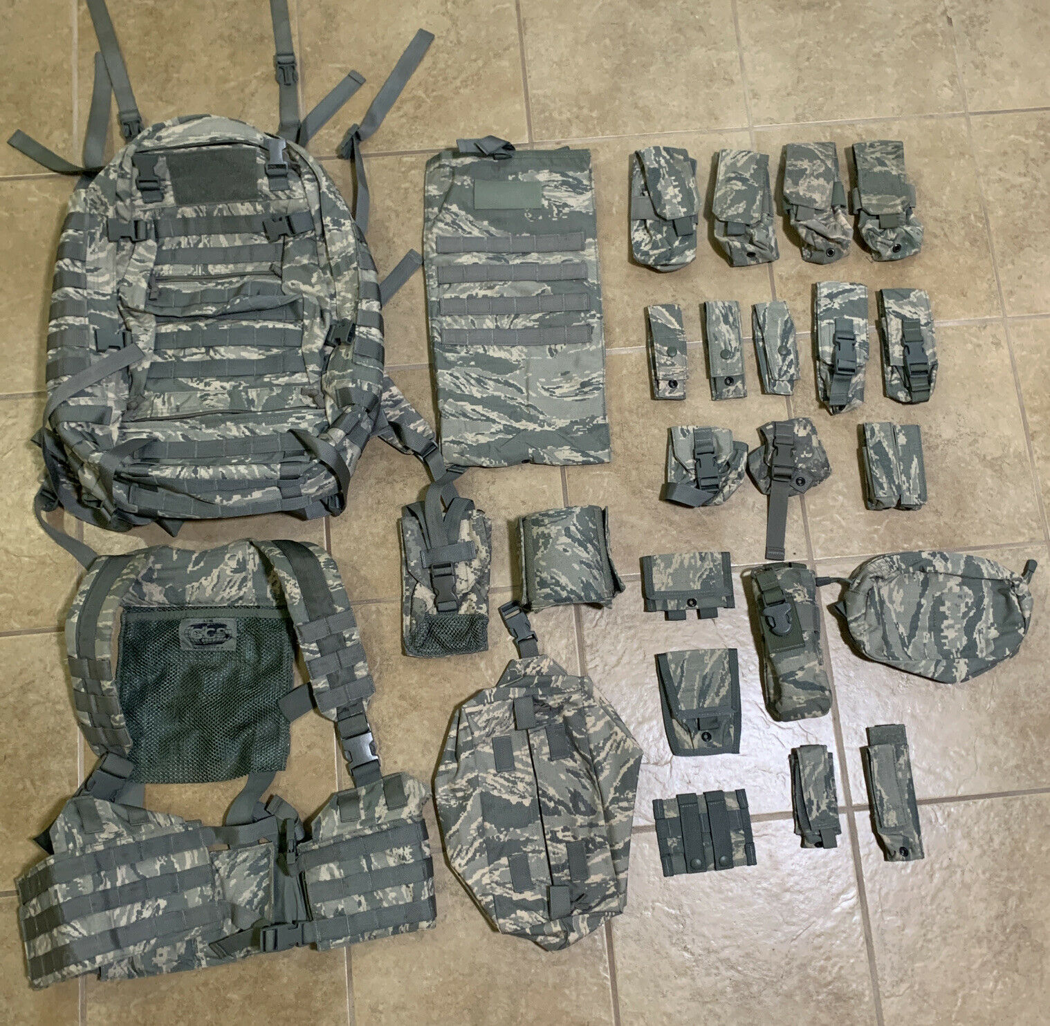 Webbingbabel: USAF DF-LCS V2 Rifleman's Kit / 2009