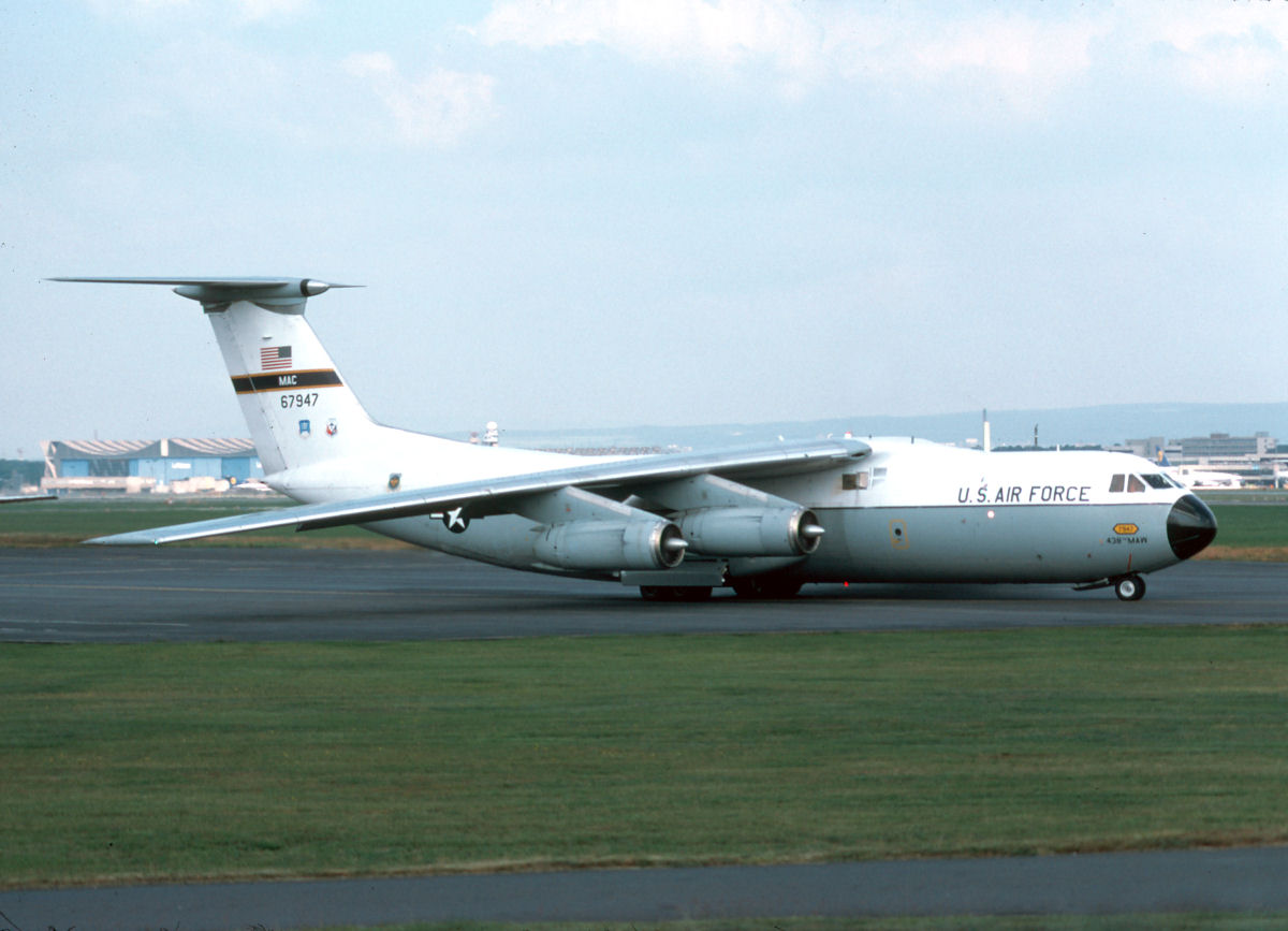 Militär: US Air Force Lockheed C-141 Starlifter 67947