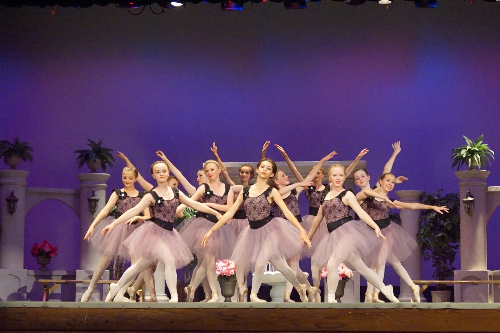 En Pointe School of Ballet: Performance Gallery