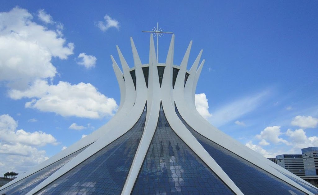 What is an hyperbola? ~ FreeAstroScience.com