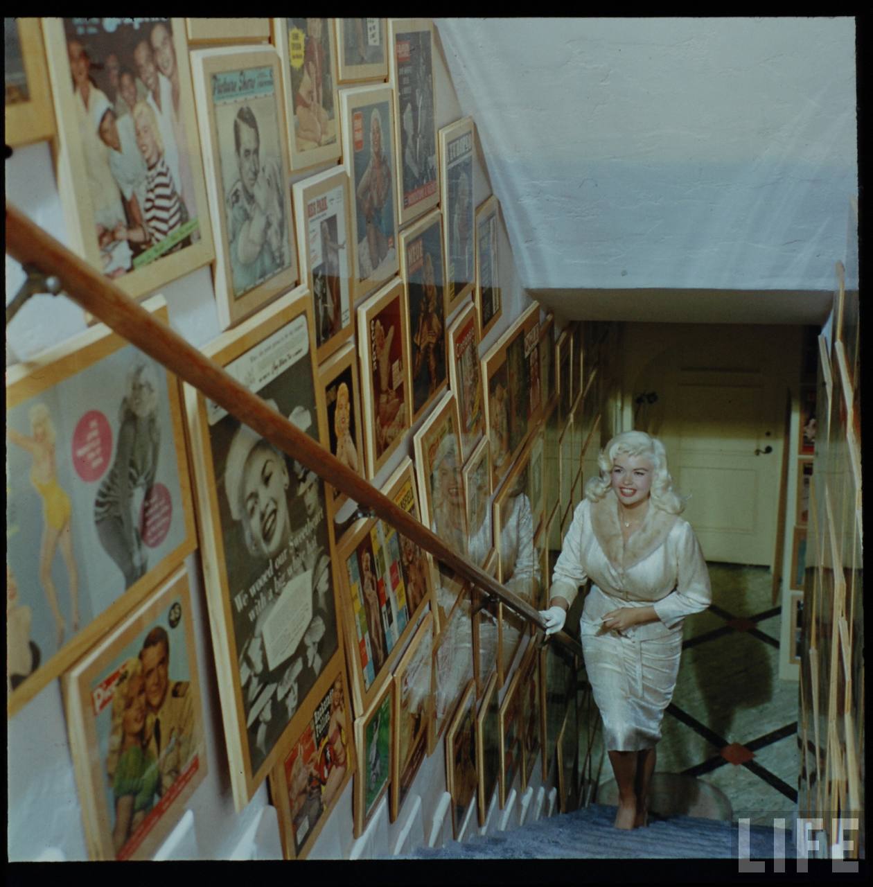 Take a Look Inside Jayne Mansfield's Splendor "Pink Palace" ~ Vintage ...