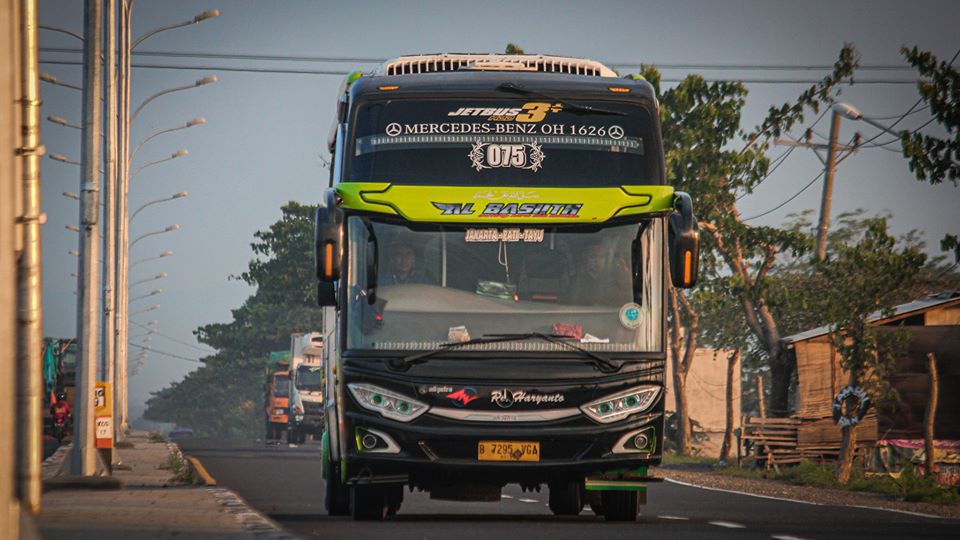 Gambar, Foto & Nama Julukan Bus PO Haryanto Terbaru - SOLOTIGO.COM