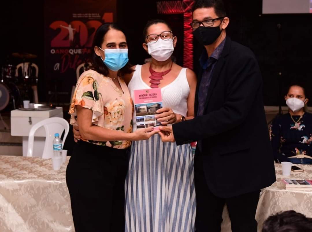 VÍDEO | Poeta e escritor Marcus Krause lança o livro "Memória e ...