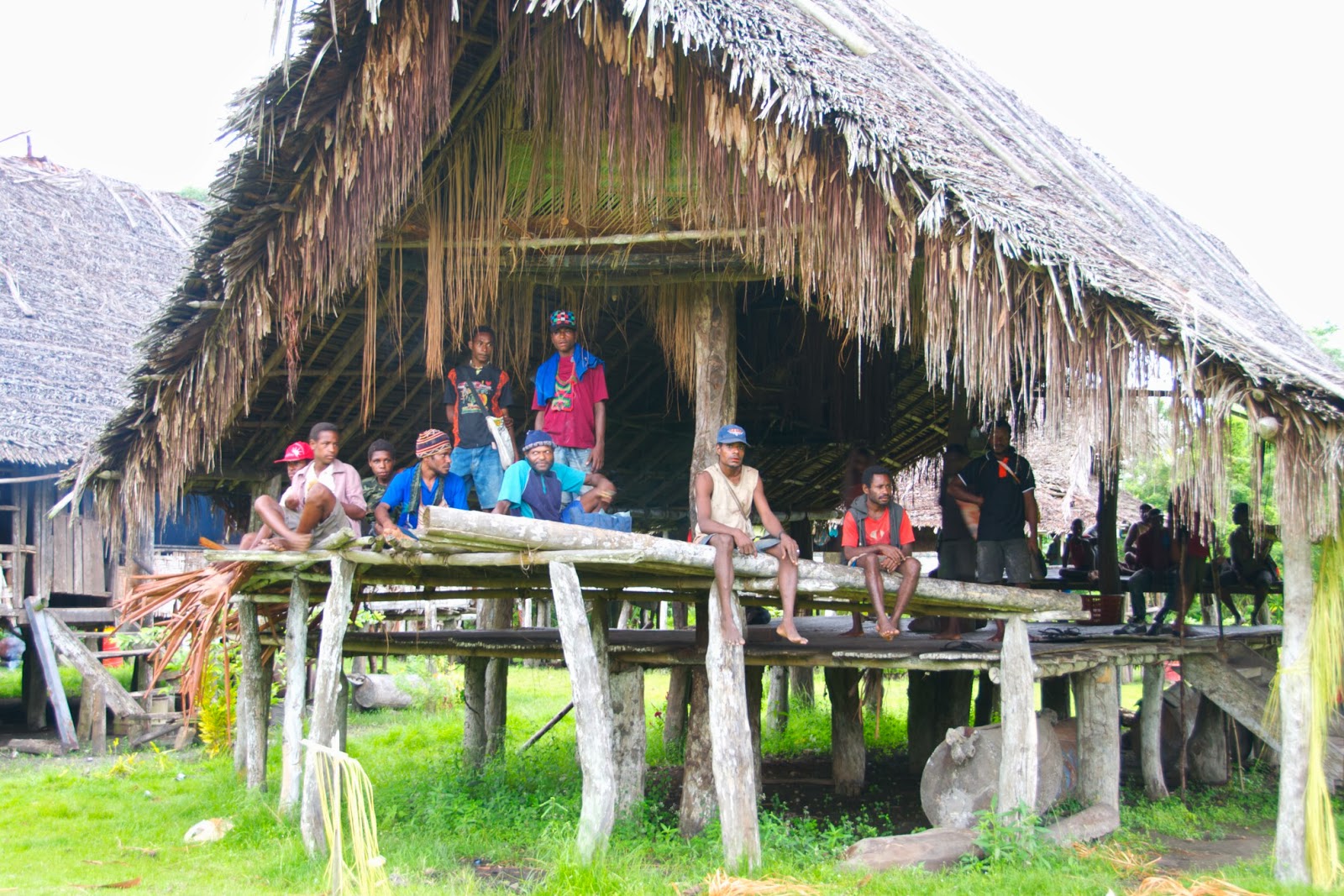 Viva la Voyage: Sepik River Village, Papua New Guinea