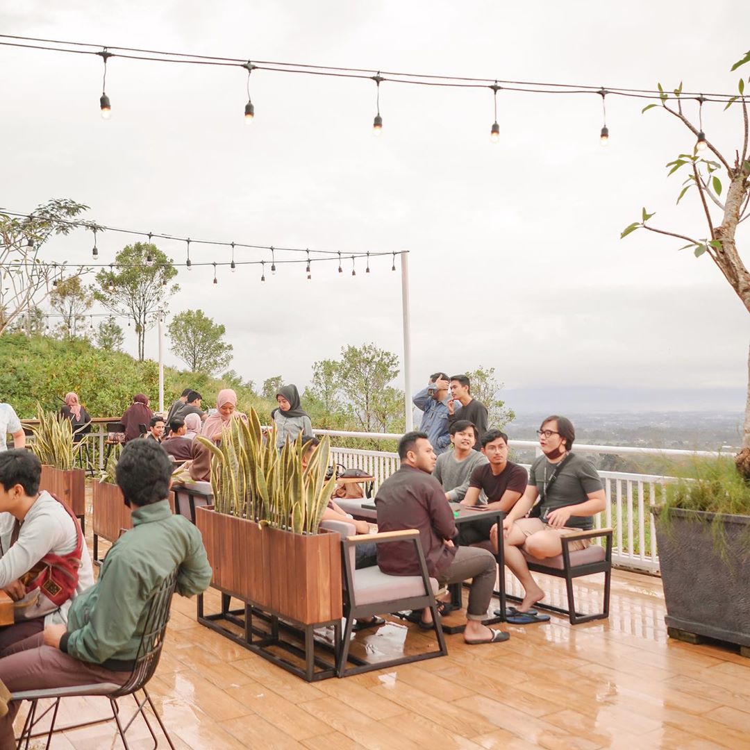 Taman Langit Cafe Baturaden Purwokerto Harga Menu, Fasilitas & Lokasi