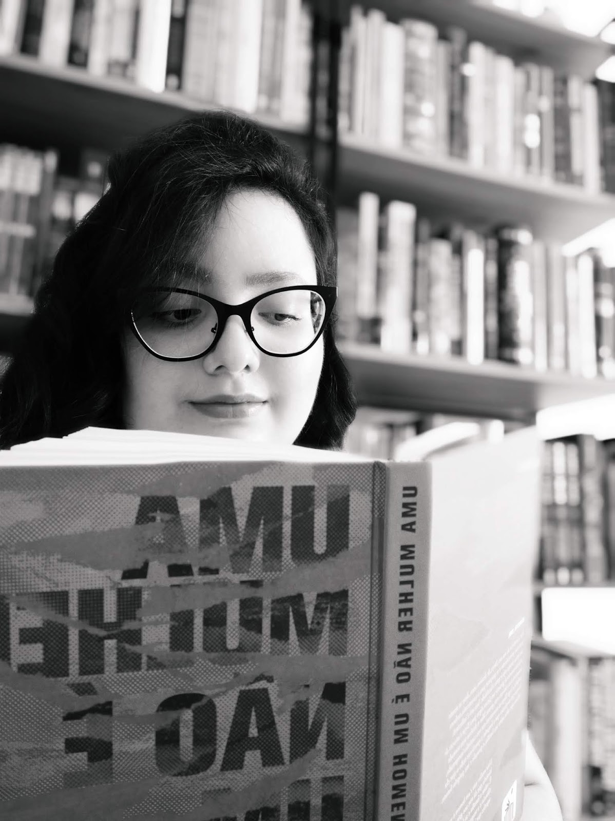 PRIMAVERA EDITORIAL CONTRATA GIOVANNA PIRES PARA CARGO DE LIVREIRA