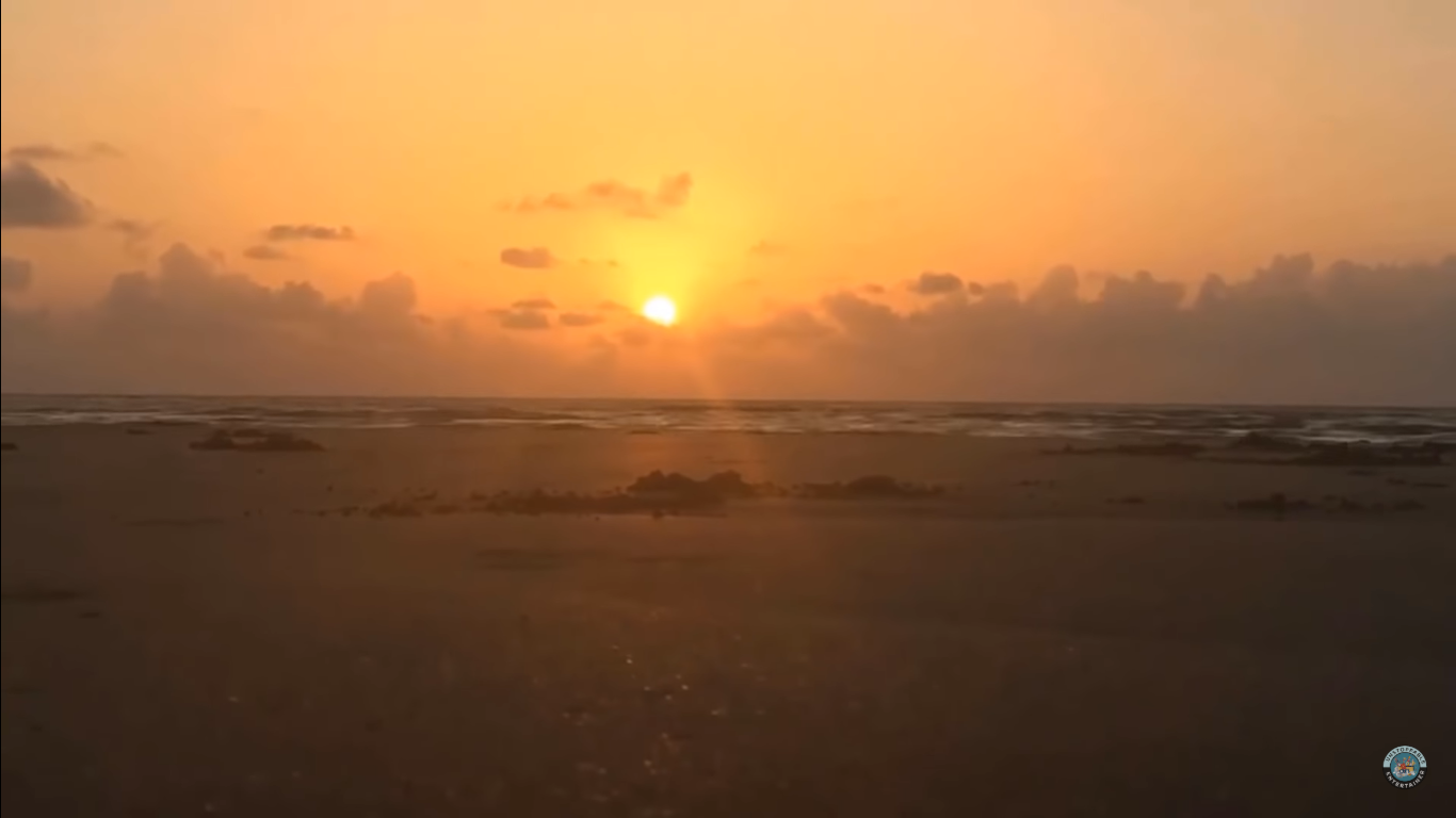 Aksa Beach is one of the cleanest beaches of Mumbai, India - Gumakkad