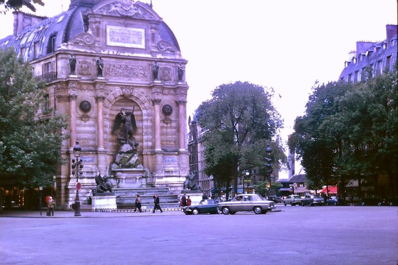 Fascinating Color Photos Capture Street Scenes of Paris in the Mid ...
