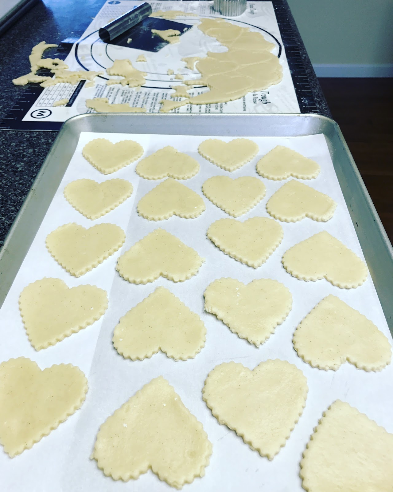 Mennonite Girls Can Cook: Valentine Sugar Cookies with Dragged Dots