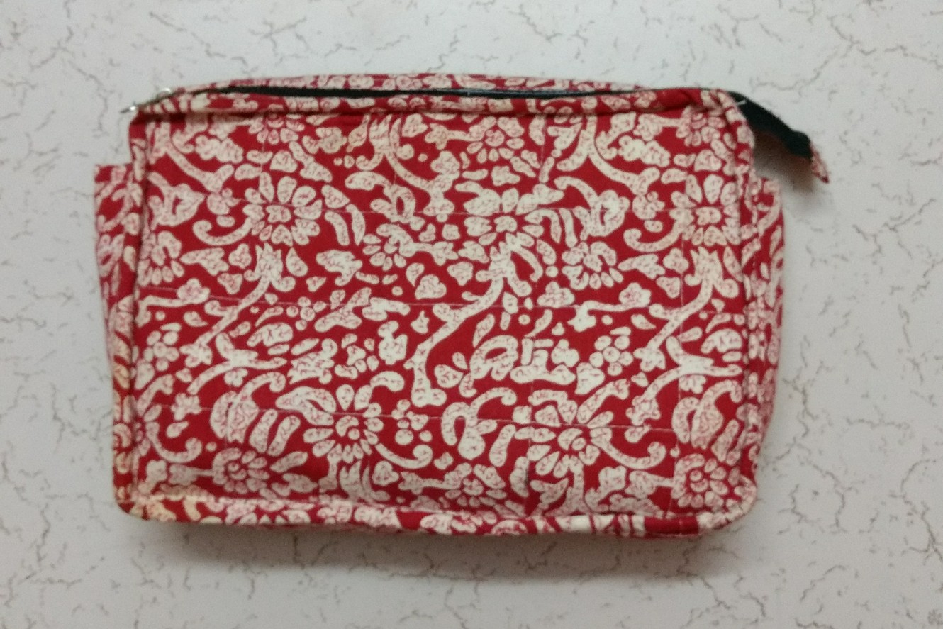 What's in my Travel Skincare bag? - Skincare Villa