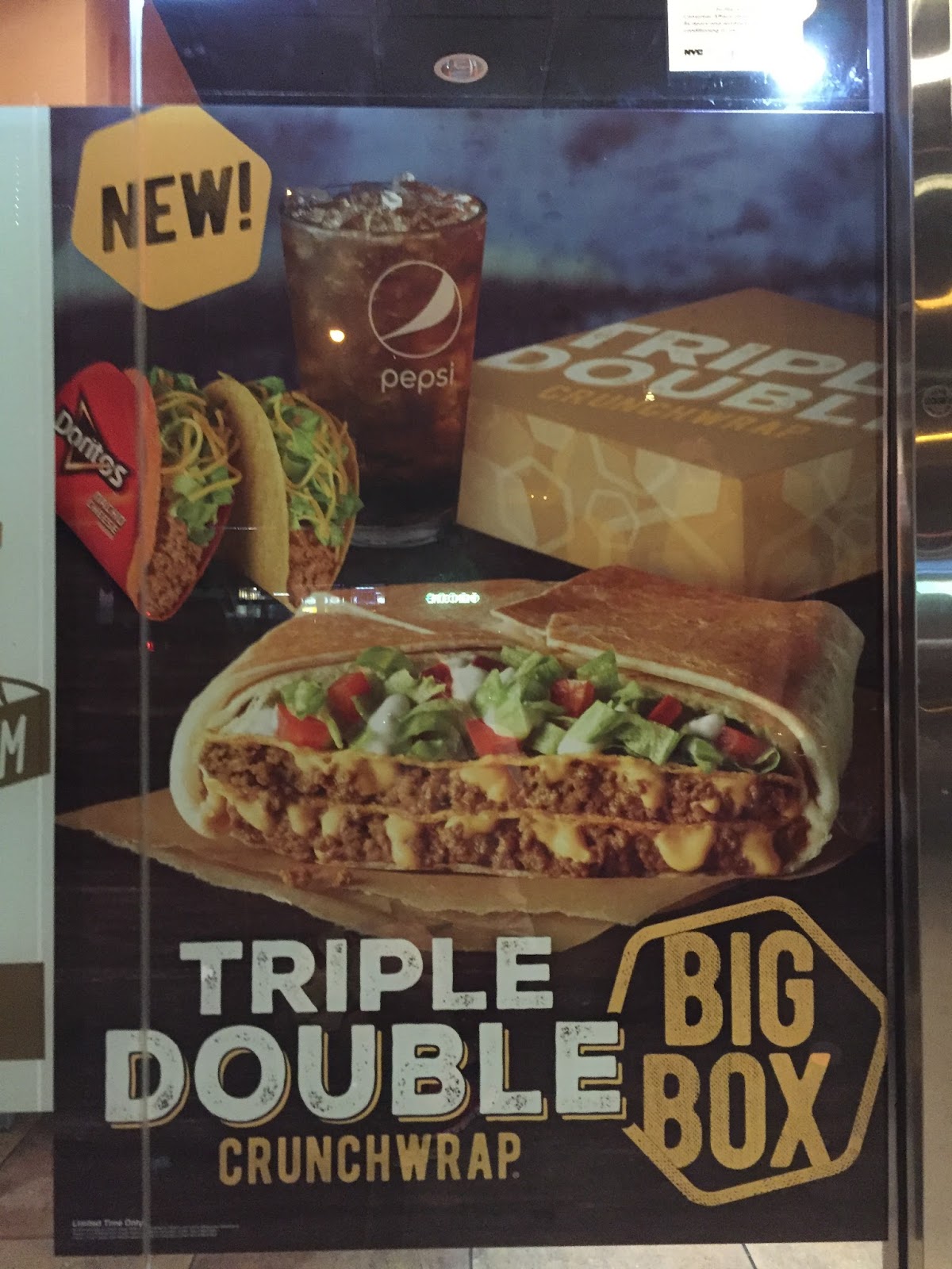 Triple Double Crunchwrap From Taco Bell / タコベルのトリプル ダブル クランチラップ ~ I'm ...