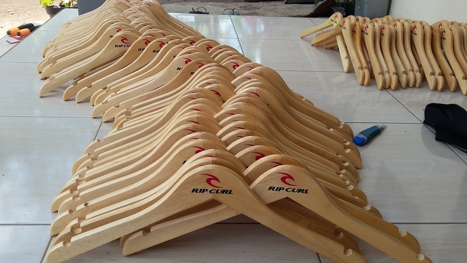 Jual Aneka Display dan Hanger Kayu: Jual Aneka Display dan Hanger Kayu