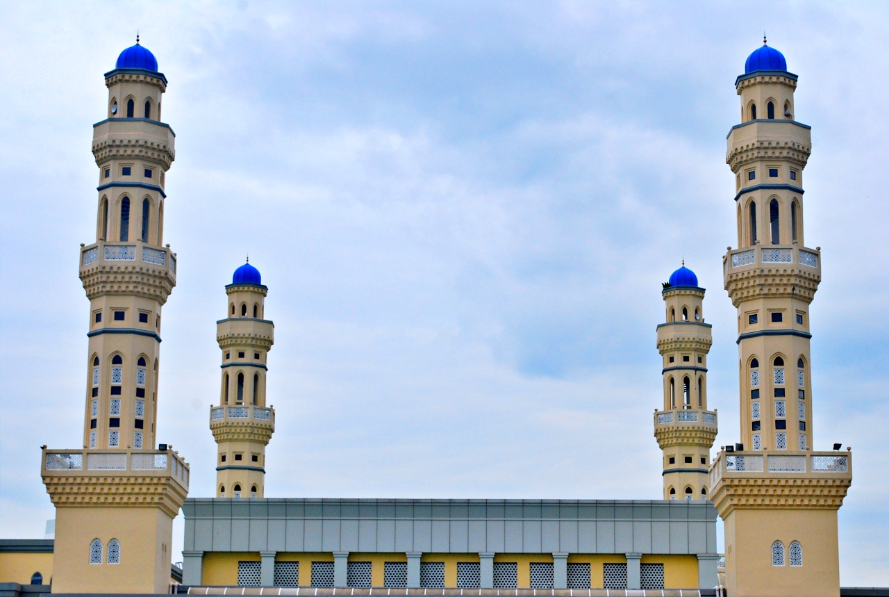 City Mosque in Likas Bay, Kota Kinabalu - Nomadic Experiences