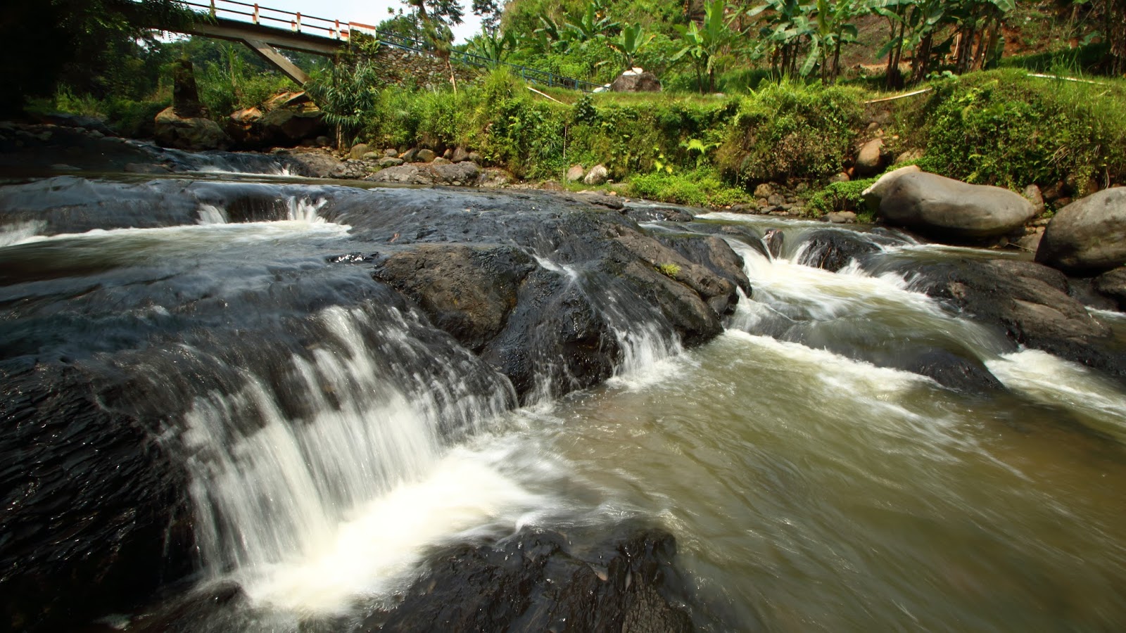 Hiking ceria ke Goa Agung Garunggang Geopark-Sentul, Bogor