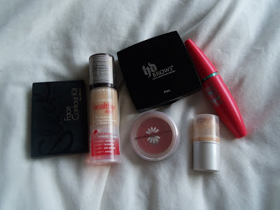 Makeup to Go - Popping Down the Shops | Buttons and Bows X