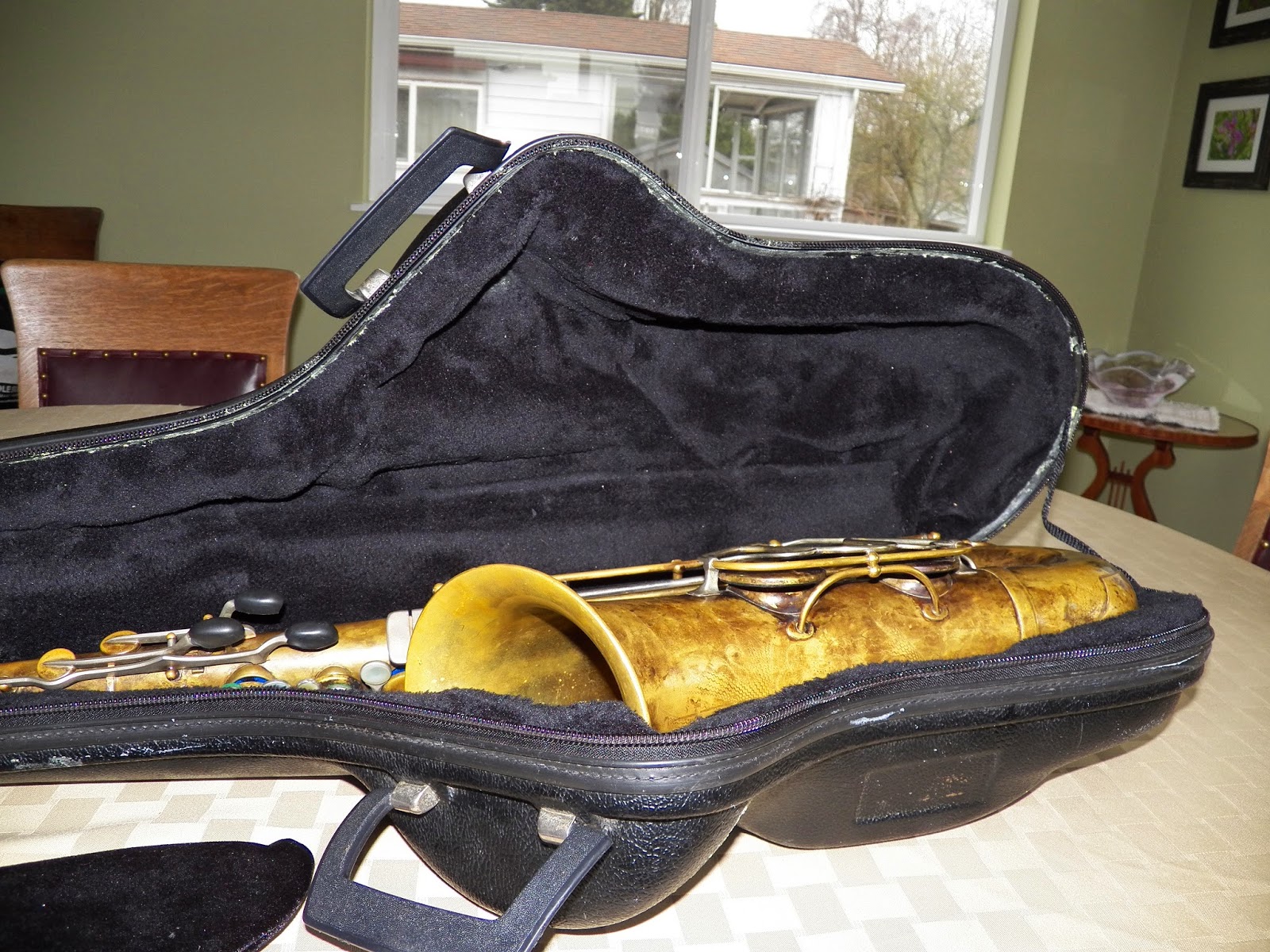 Stuff Sax: A Custom Hard Case for Tenor Saxophone - Hotrodding the ...