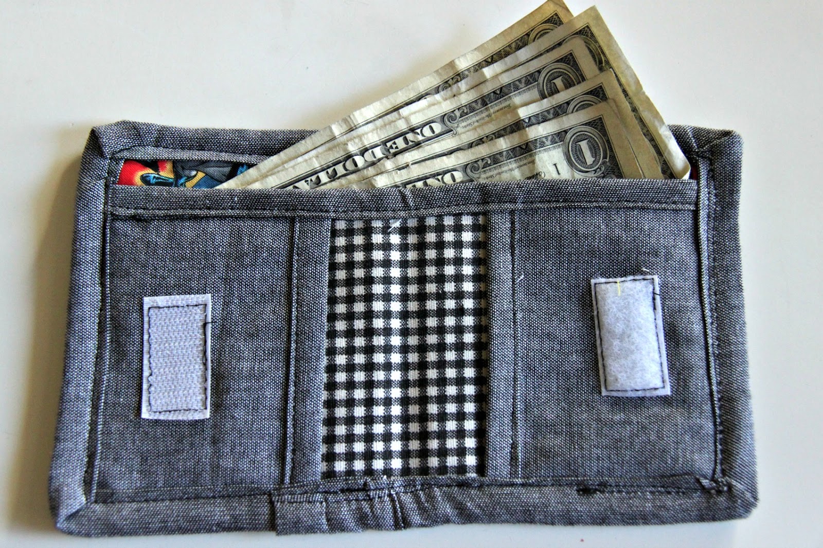 Larissa Another Day: Project Handmade Christmas Presents: Child's Wallet