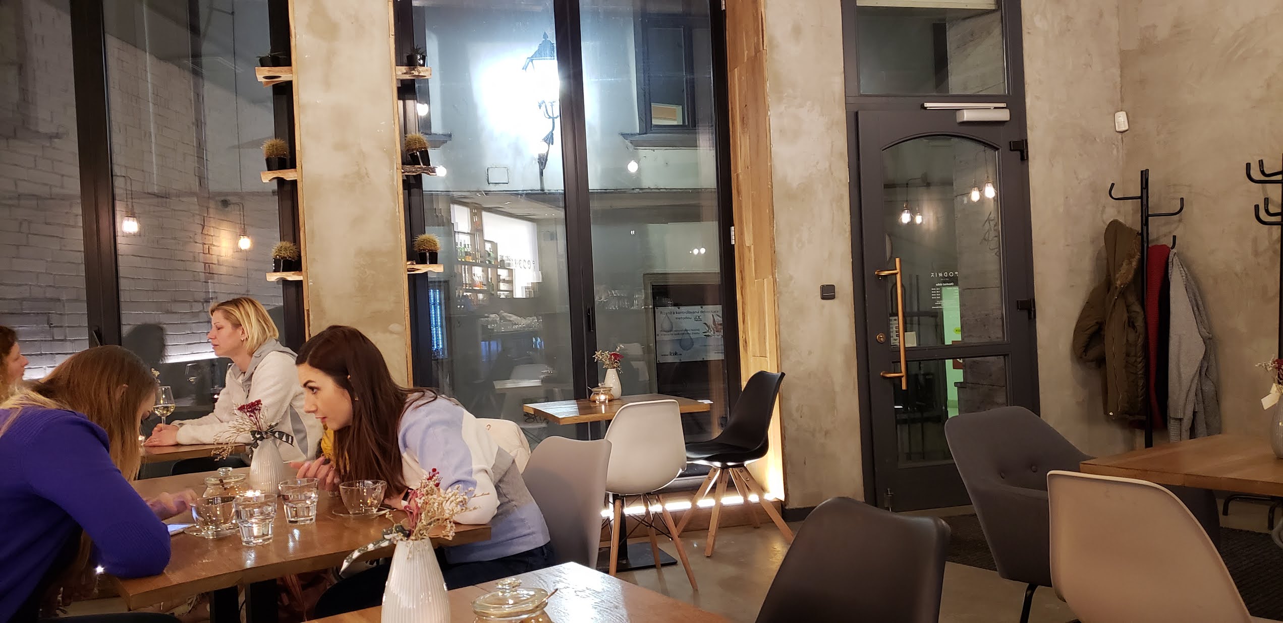 JACOB JR, MY JEWISH WORLD. CAFÉ PODNIK. BRNO - CZECH REPUBLIC. 5779.