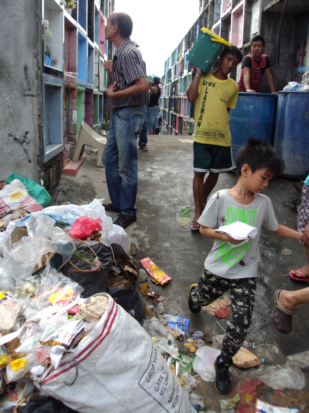 EcoWaste Coalition Decries Perpetual Undas Littering in Cemeteries ...