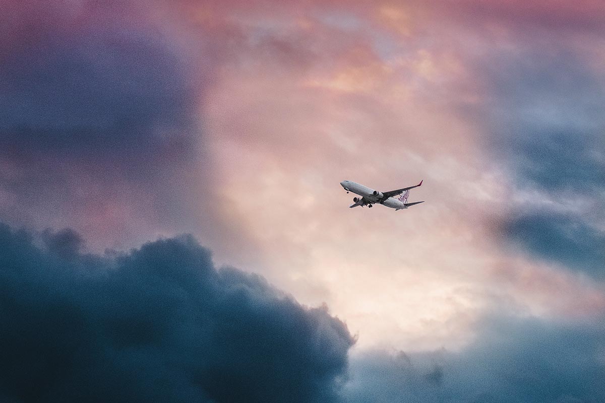 7 things to do on a long haul flight | Jen Lou Meredith