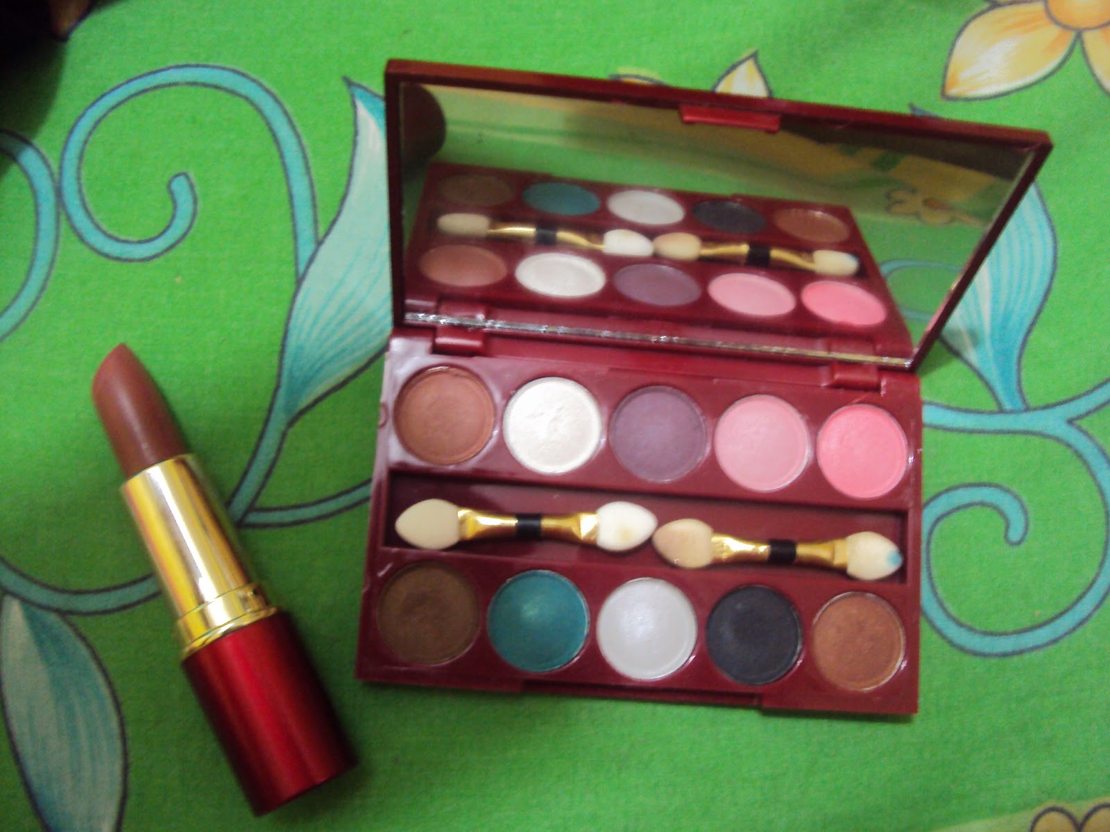 Archika Loves Makeup: Eyeshadow Fanbo dan Lipstik Fanbo No. 20