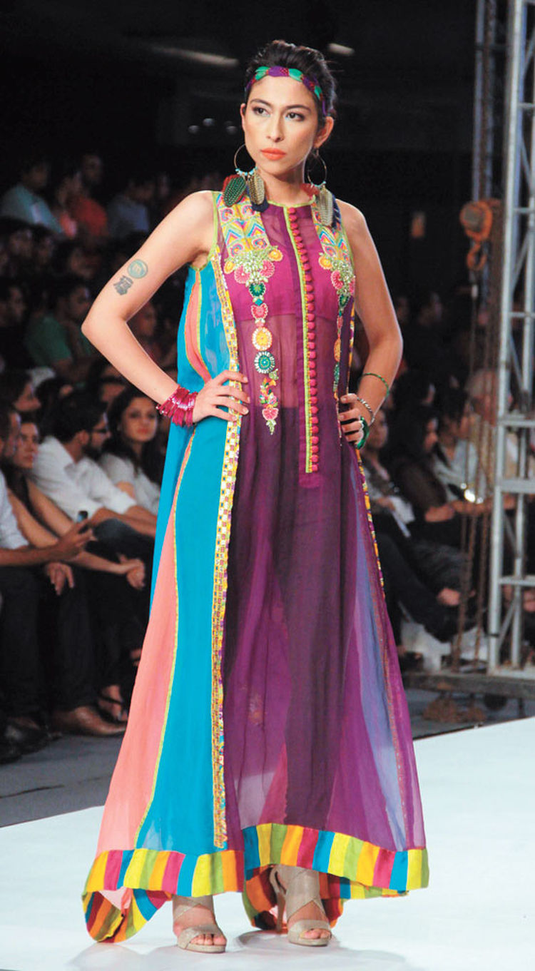 Pakistán, trazos de Oriente | Moda toda la Moda