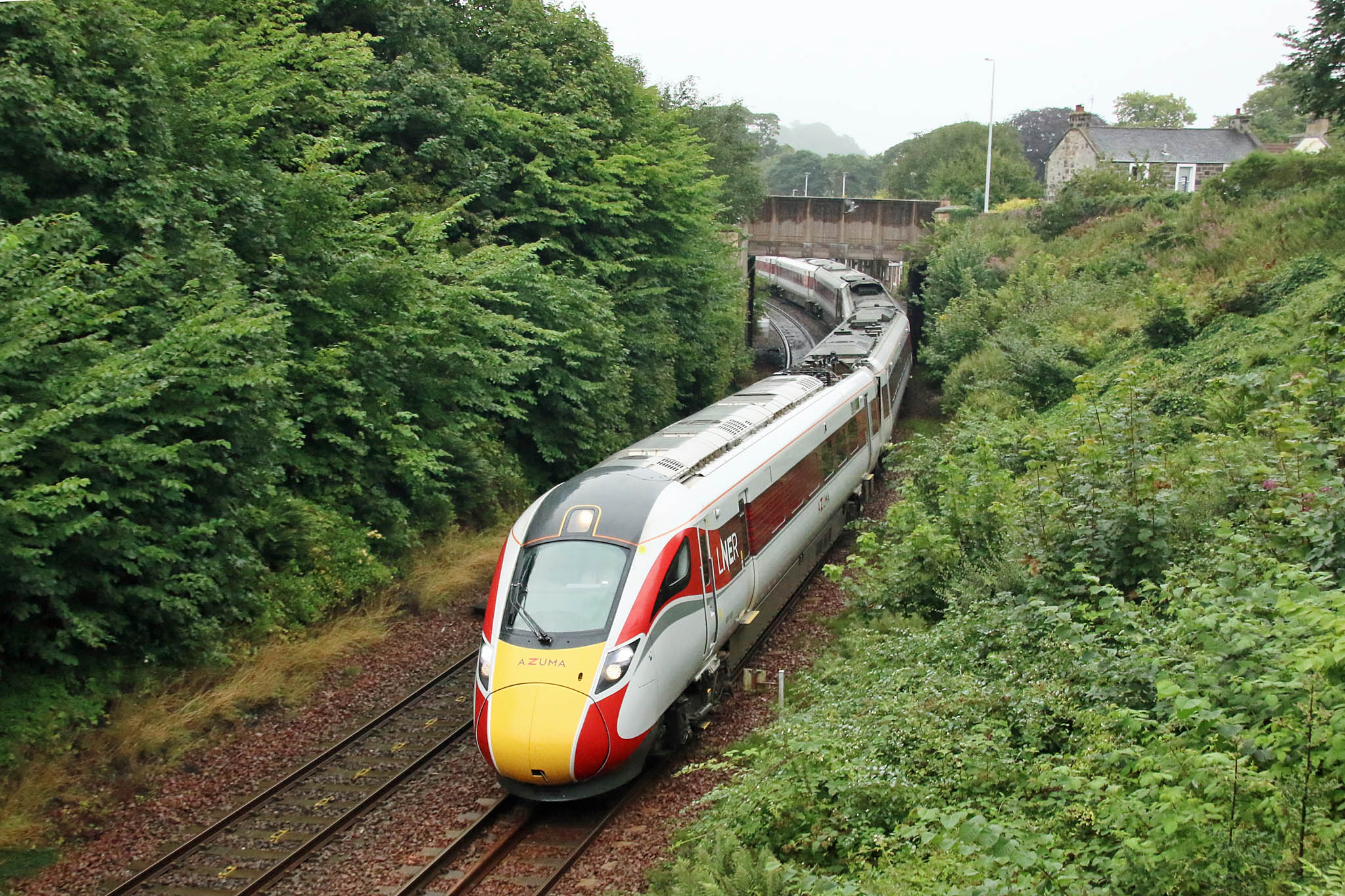 47s and other Classic Power at Southampton: LNER Azumas get out of Denver