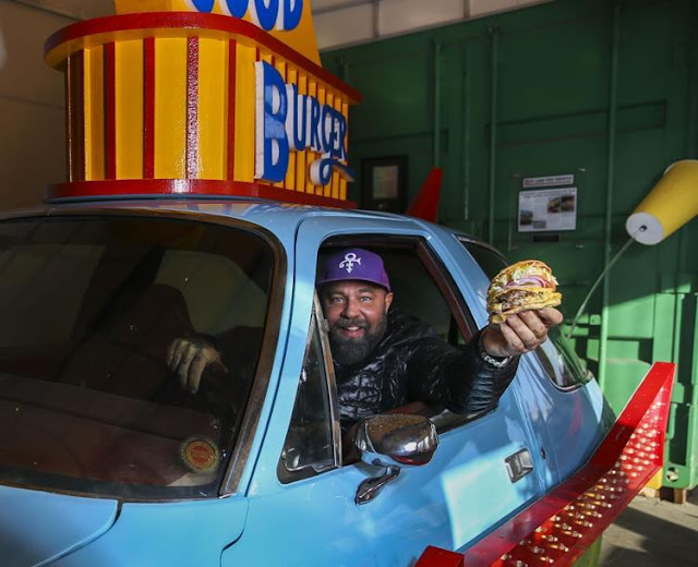 NickALive!: Iconic 'Good Burger' Burger Mobile Arrives in St. Louis