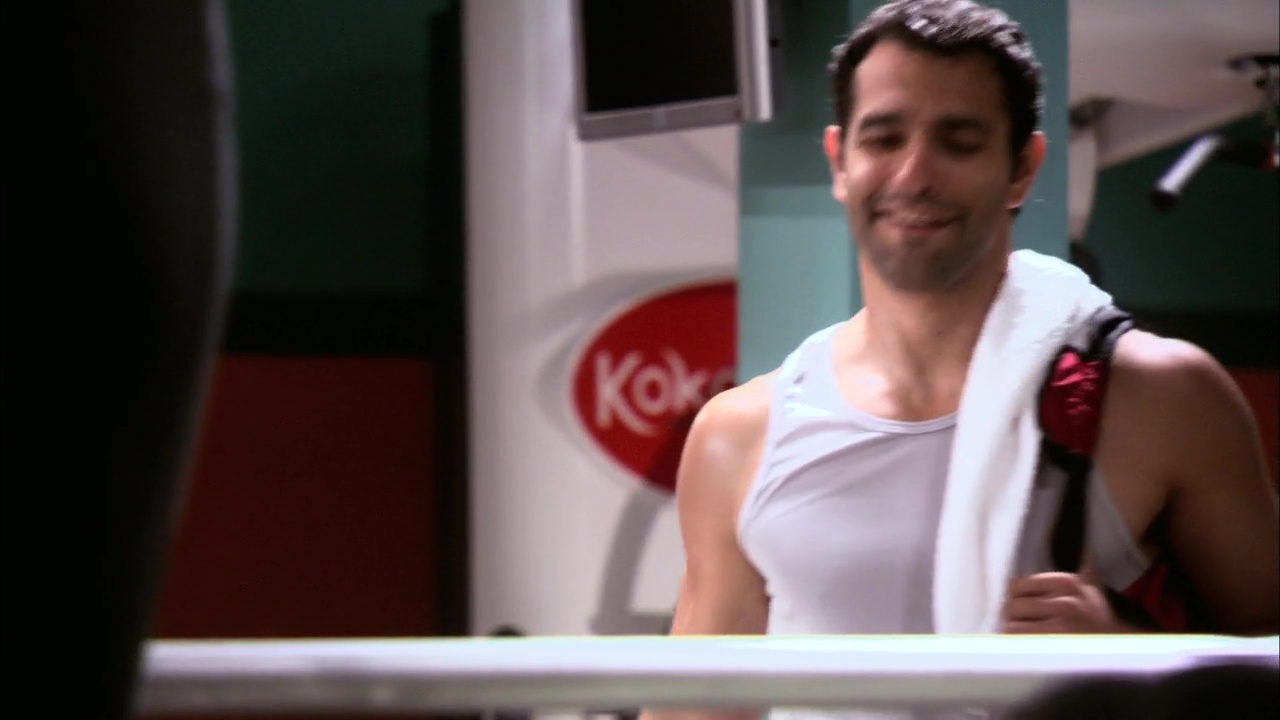 ausCAPS: Dave Baez shirtless in Dexter 2-04 "See-Through"