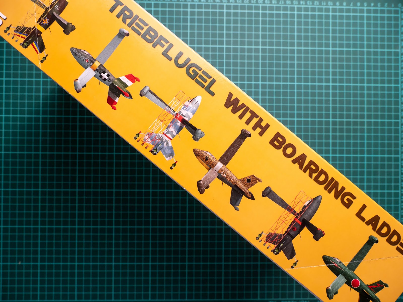 Miniart 1/35 Fw Triebflugel with Ladder (40005) - DetailScaleView