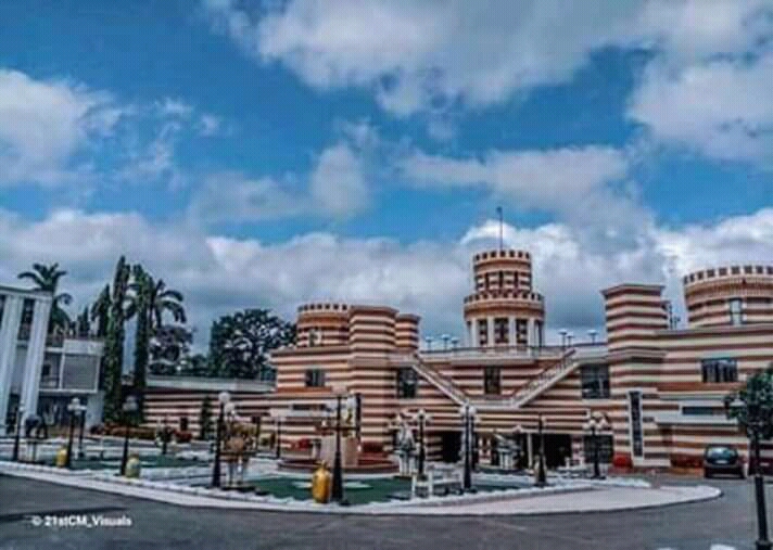 The Beautiful Palace of Ohinoyi of Ebiraland Palace. Located along ...