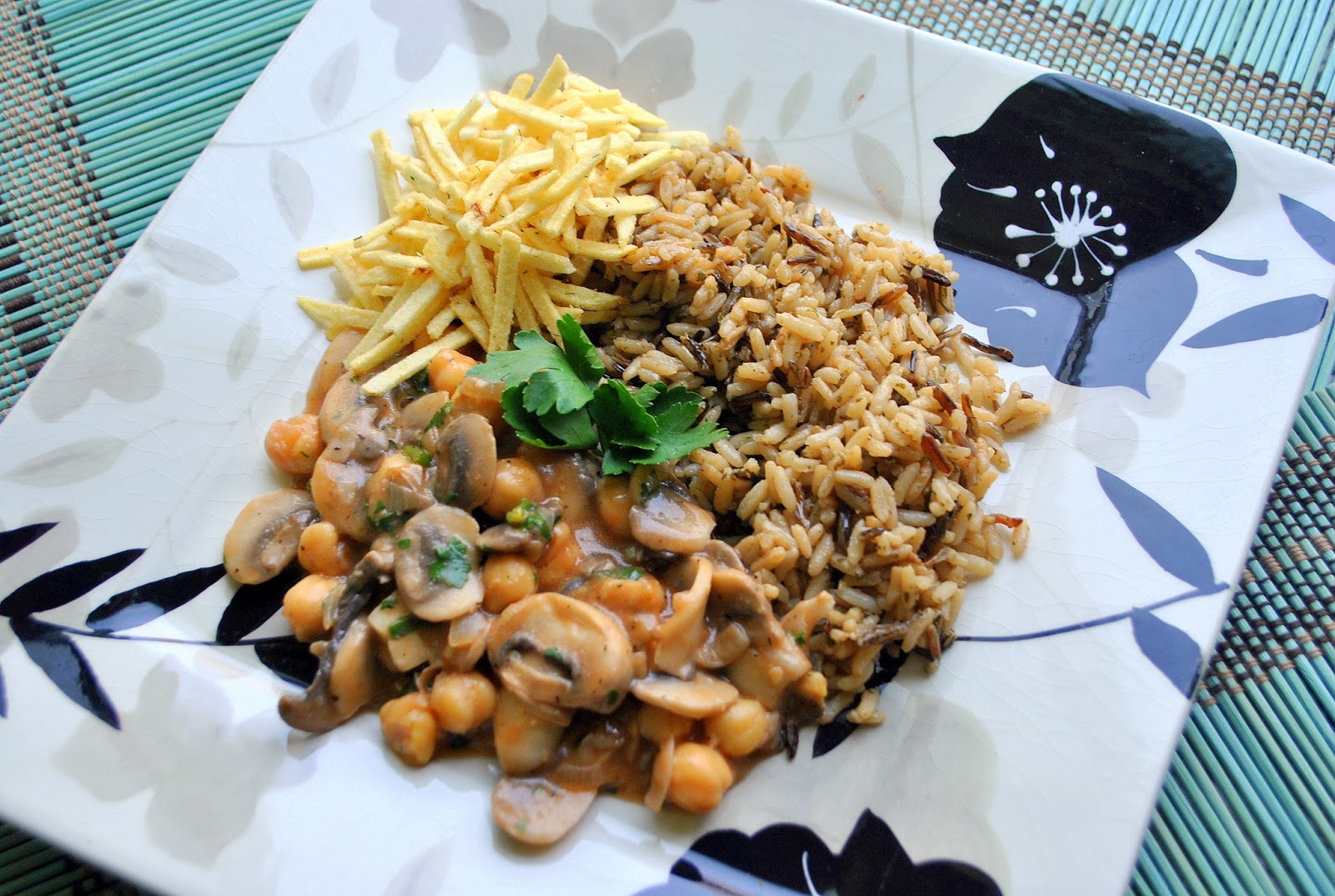 Vegan Mushroom & Chickpea Fricassee (Fricassé Vegano de Cogumelos ...