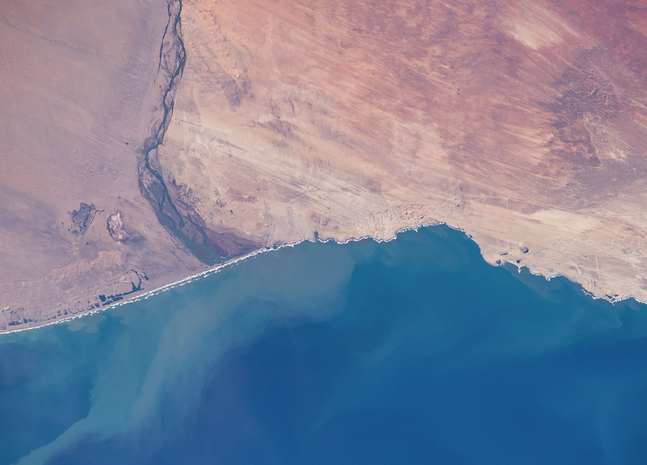 GOCO: El río Orange separa las naciones de Namibia y Sudáfrica.