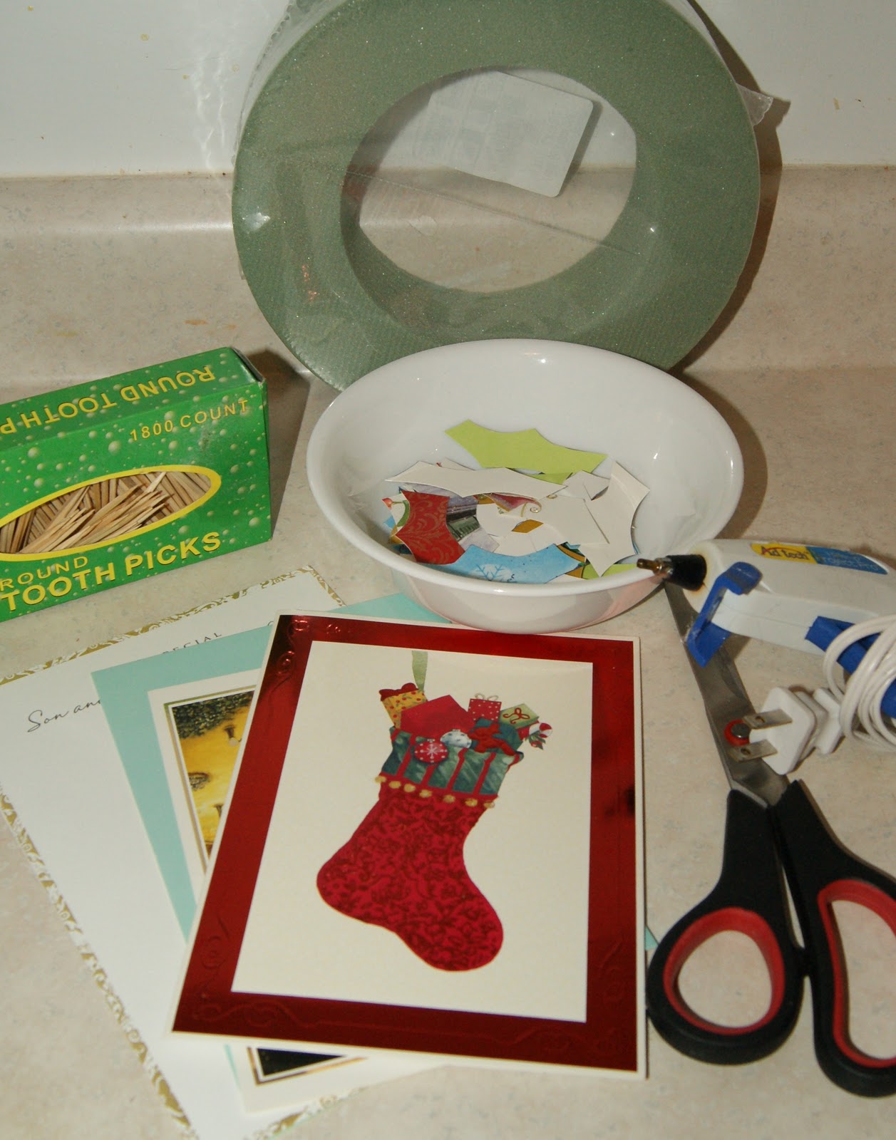 Crafty Sy: Christmas Card Wreath