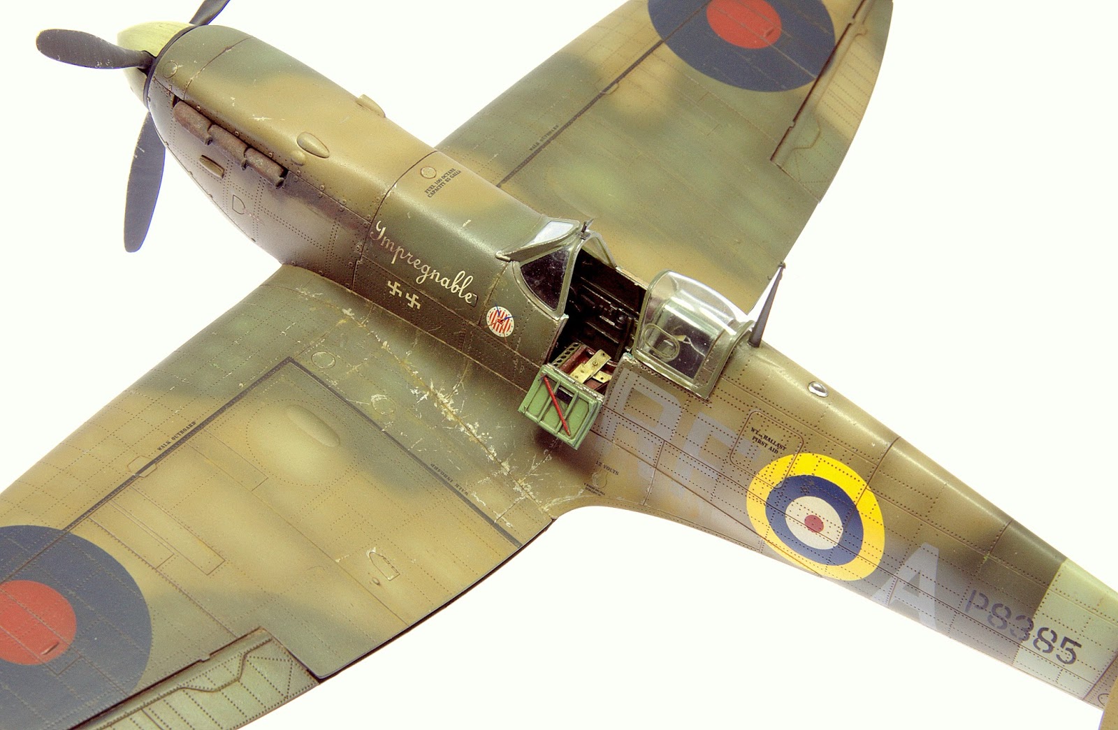 MODEL SECTOR: SUPERMARINE SPITFIRE MK. IIb, Revell 1:32