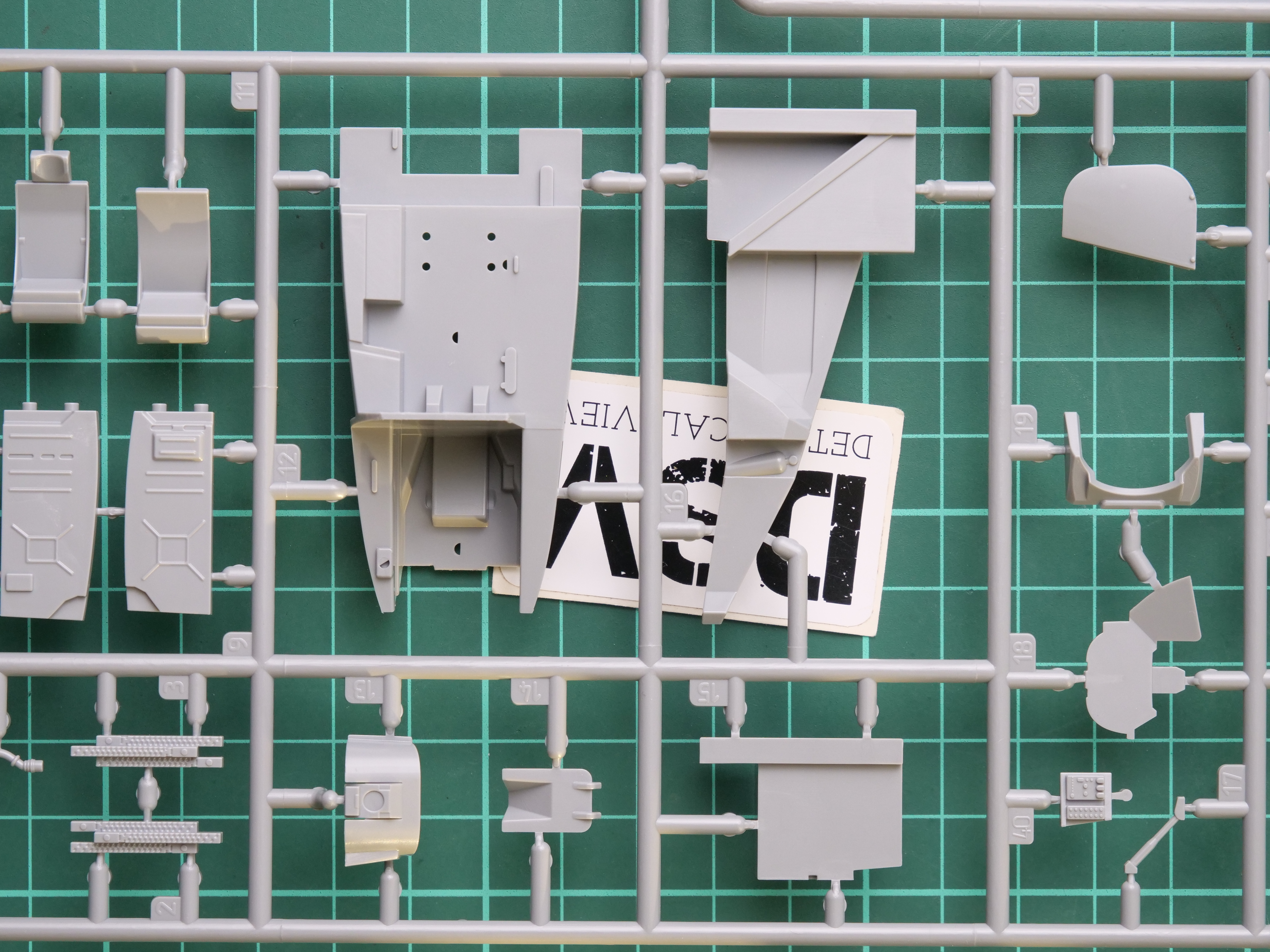 Zvezda 1/48 Mi-24P (4812) - DetailScaleView