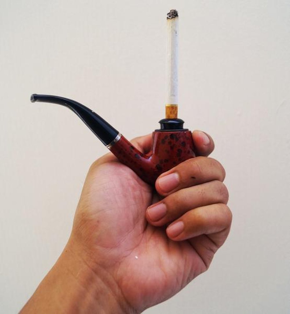 Menikmati Tembakau Dengan Pipa Rokok